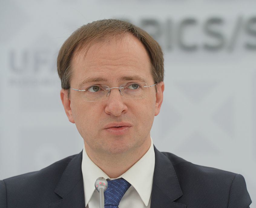 Мединский разгоняет фейк о переносе Украиной на неопределенный срок приемку тел и обмен ...